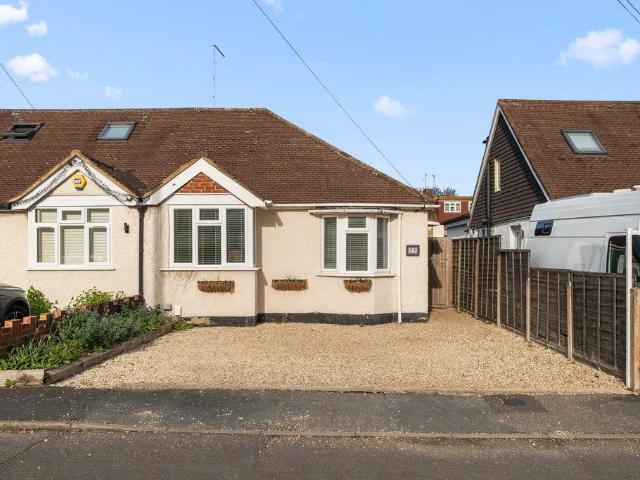 3 bedroom semi detached bungalow for sale