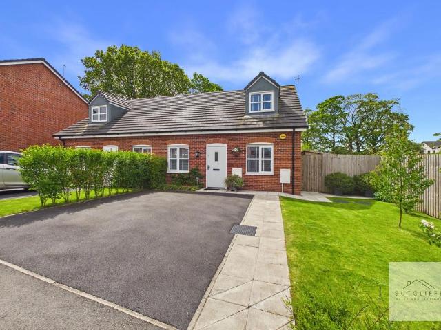 3 bedroom semi detached bungalow for sale