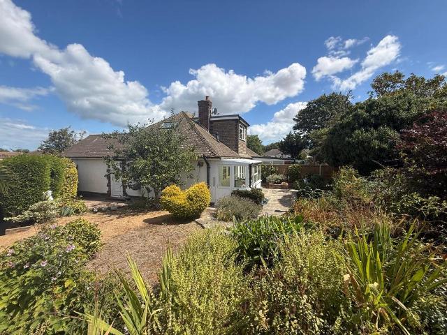 3 bedroom semi detached bungalow for sale