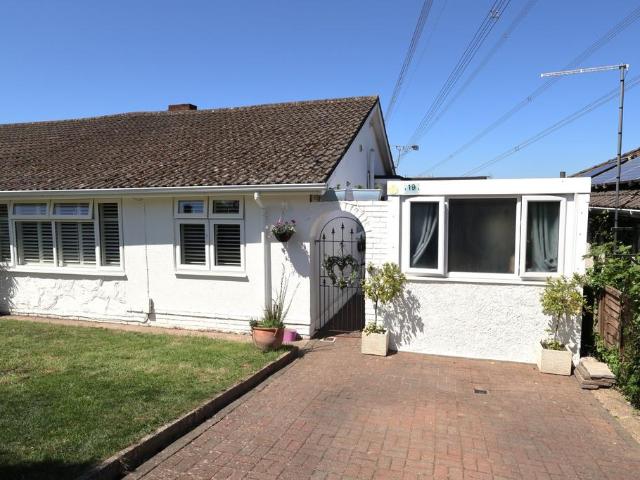 3 bedroom semi detached bungalow for sale