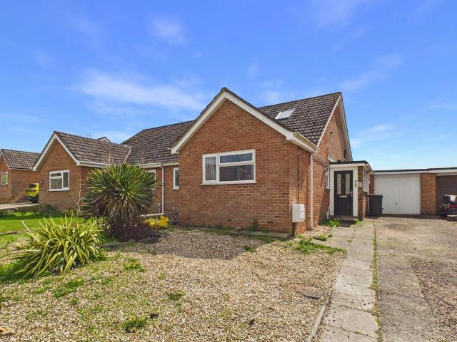 3 bedroom semi detached bungalow for sale