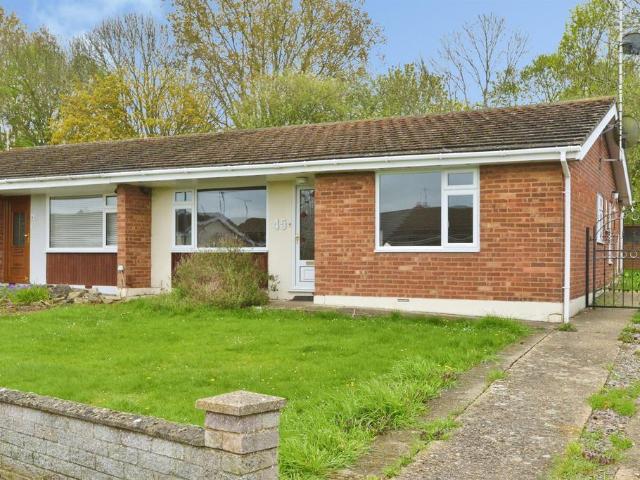 3 bedroom semi detached bungalow for sale