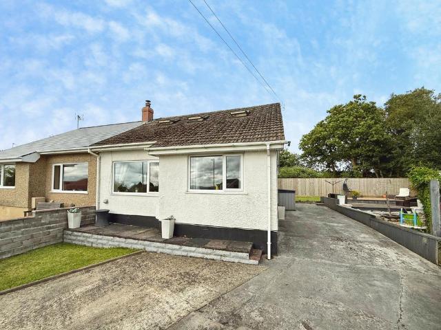 3 bedroom semi detached bungalow for sale