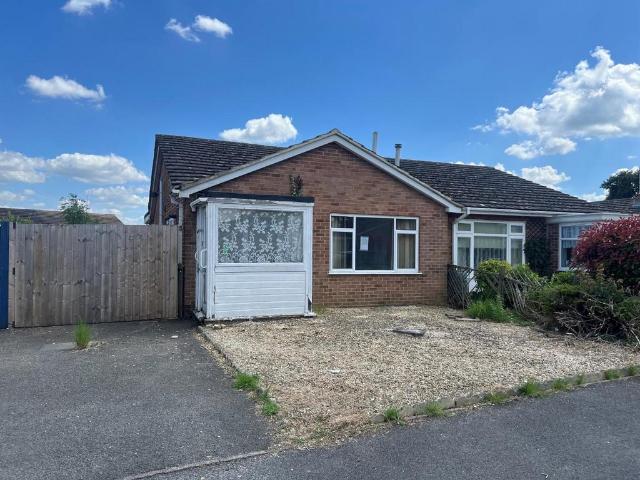 3 bedroom semi detached bungalow for sale