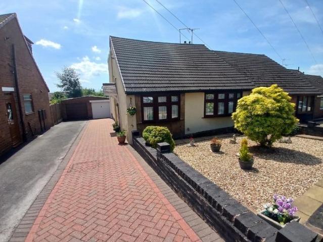 3 bedroom semi detached bungalow for sale