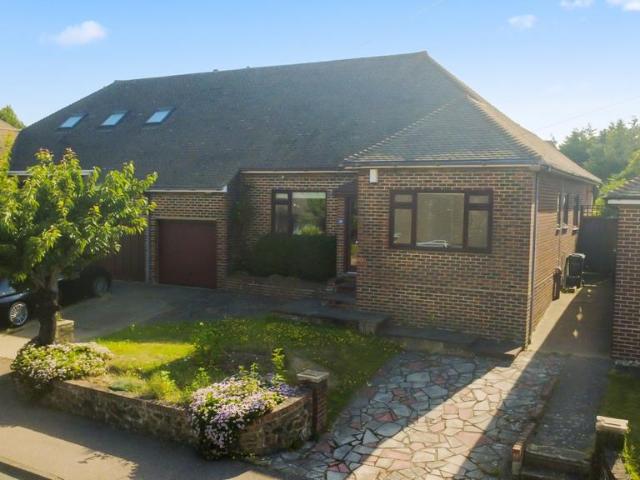 3 bedroom semi detached bungalow for sale