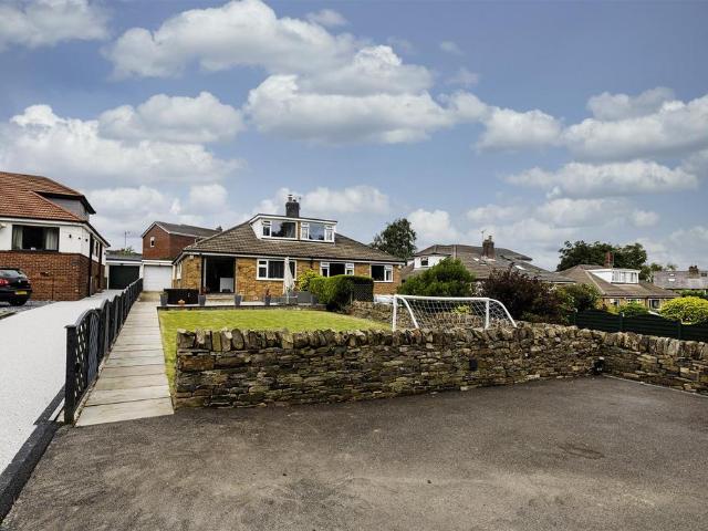 3 bedroom semi detached bungalow for sale