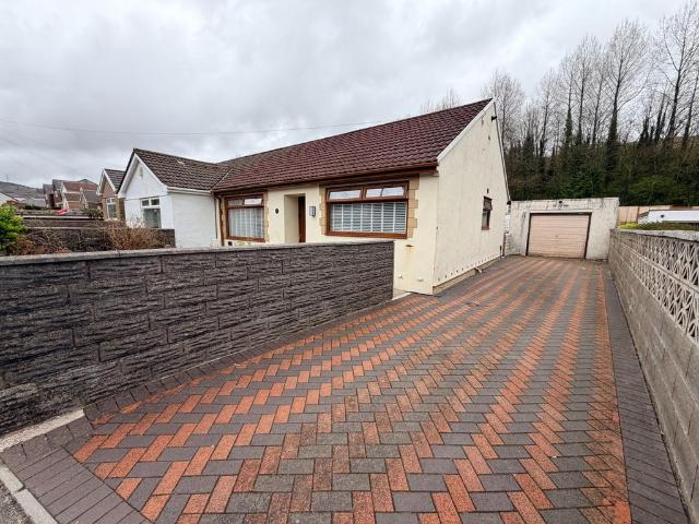 3 bedroom semi detached bungalow for sale