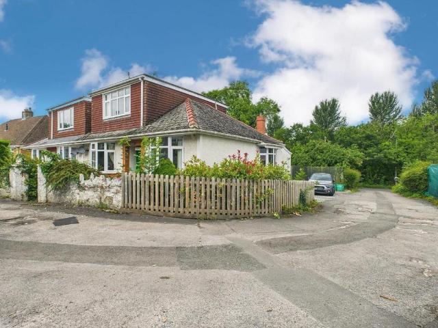 3 bedroom semi detached bungalow for sale