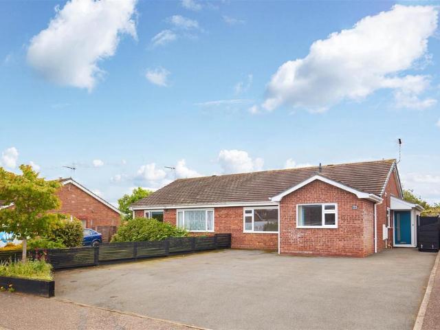 3 bedroom semi detached bungalow for sale