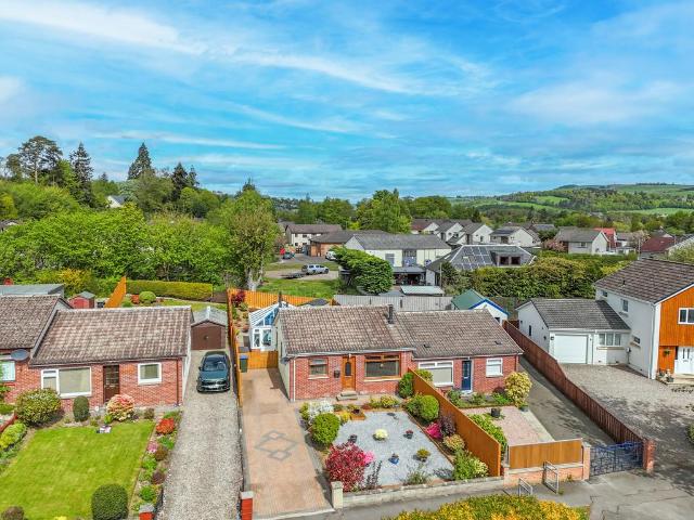 3 bedroom semi detached bungalow for sale