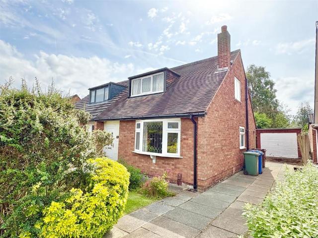 3 bedroom semi detached bungalow for sale