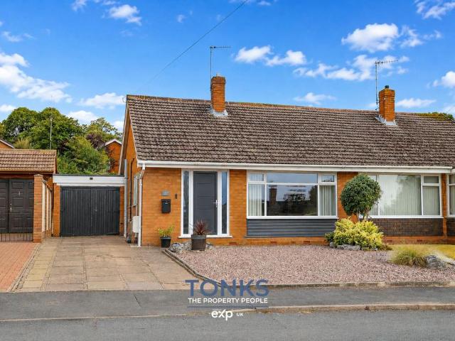 3 bedroom semi detached bungalow for sale