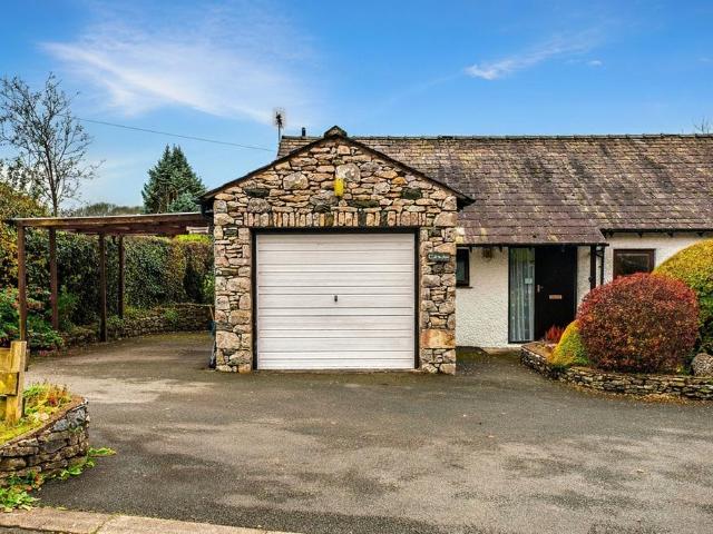 3 bedroom semi detached bungalow for sale