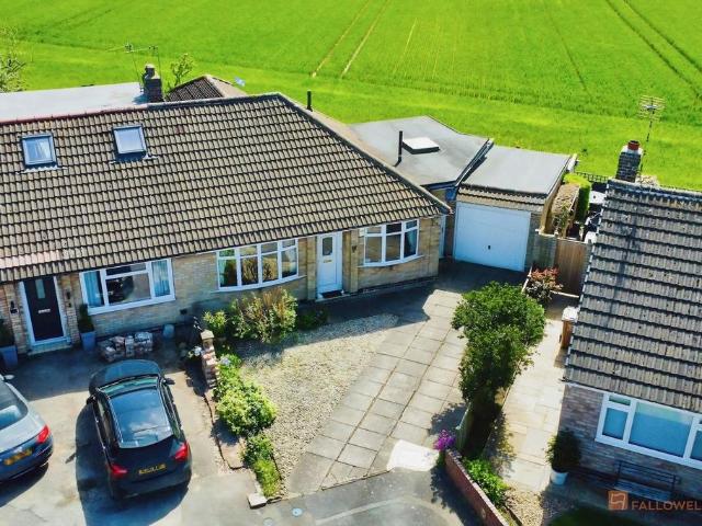 3 bedroom semi detached bungalow for sale