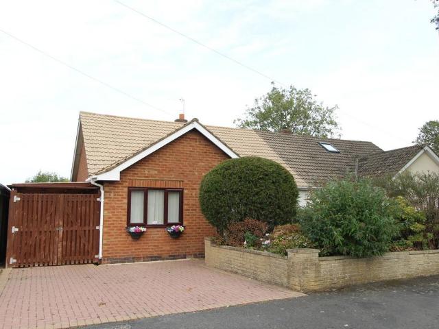 3 bedroom semi detached bungalow for sale