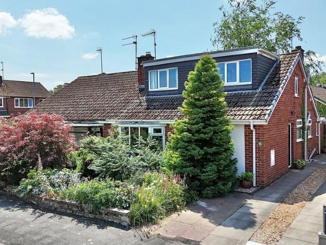 3 bedroom semi detached bungalow for sale