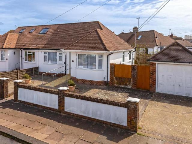 3 bedroom semi detached bungalow for sale