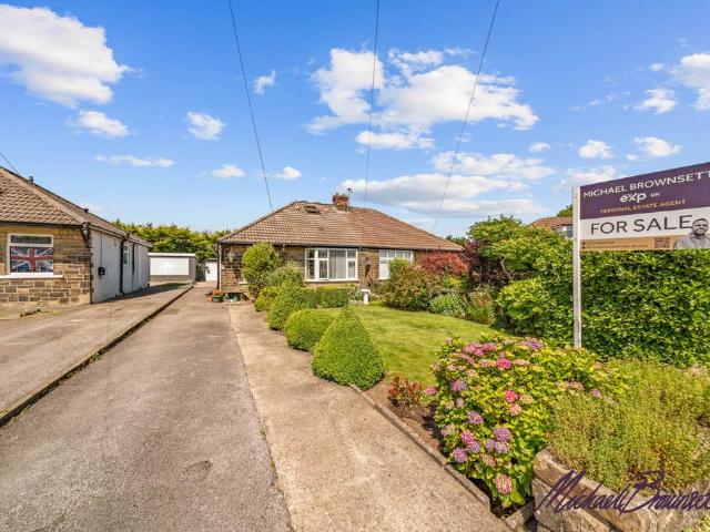 3 bedroom semi detached bungalow for sale