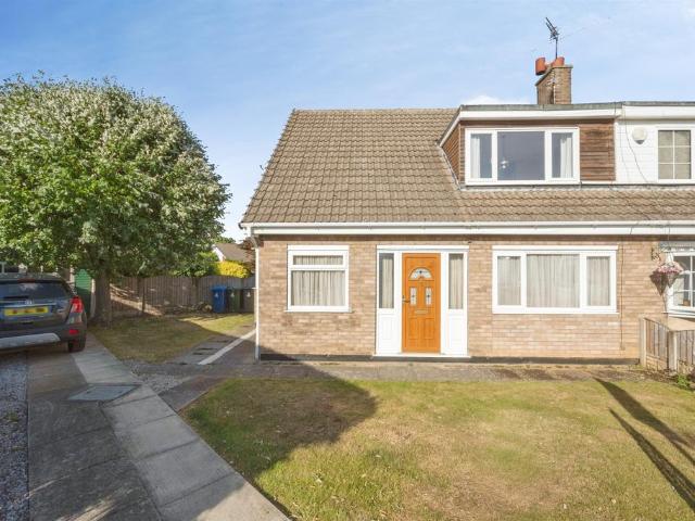 3 bedroom semi detached bungalow for sale