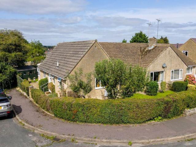 3 bedroom semi detached bungalow for sale