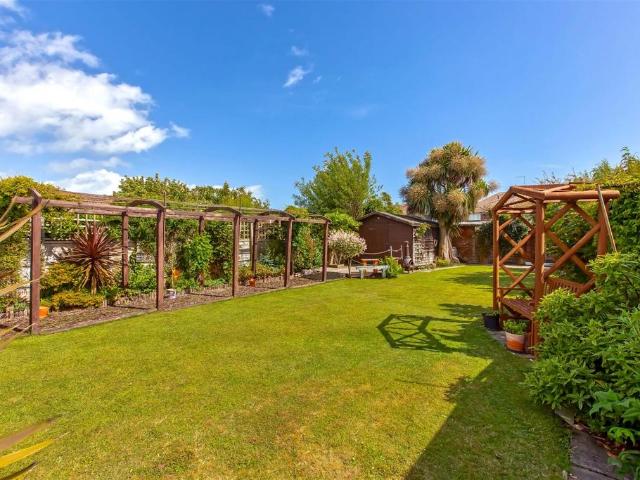 3 bedroom semi detached bungalow for sale