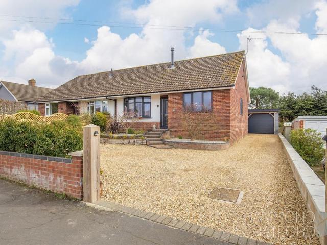 3 bedroom semi detached bungalow for sale