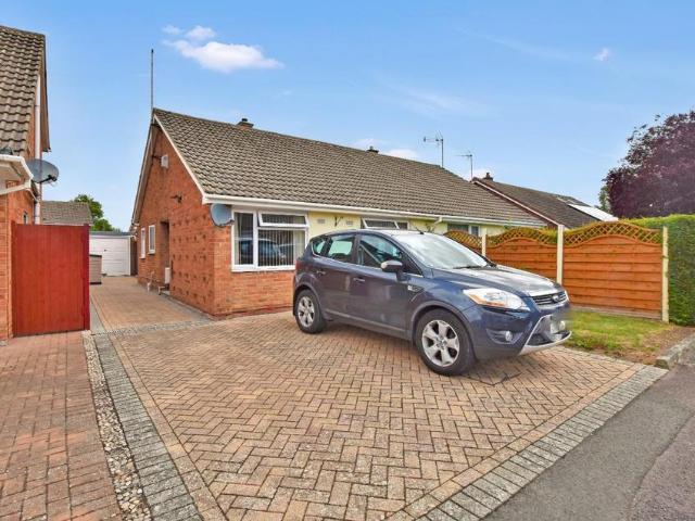 3 bedroom semi detached bungalow for sale