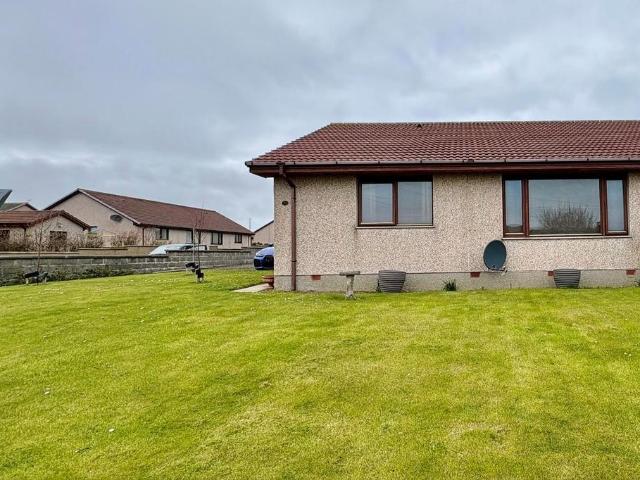 3 bedroom semi detached bungalow for sale