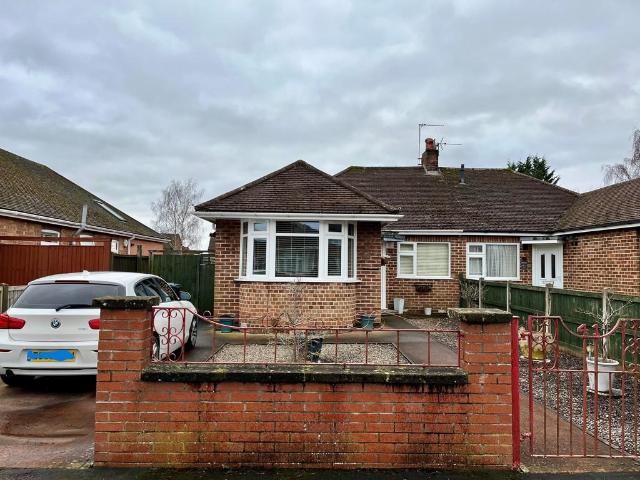 3 bedroom semi detached bungalow for sale