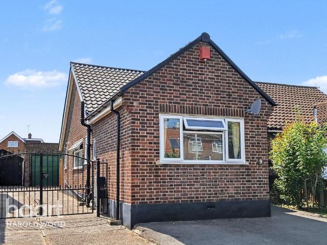 3 bedroom semi detached bungalow for sale