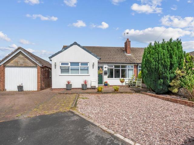 3 bedroom semi detached bungalow for sale