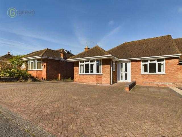 3 bedroom semi detached bungalow for sale