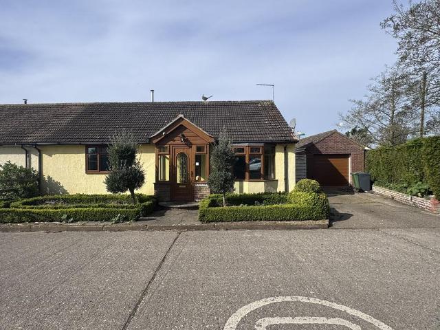 3 bedroom semi detached bungalow for sale