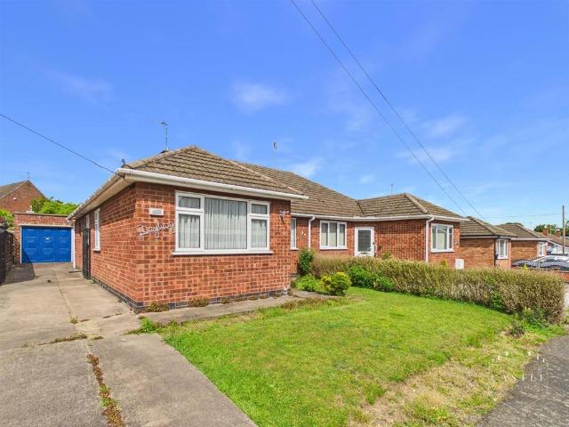 3 bedroom semi detached bungalow for sale