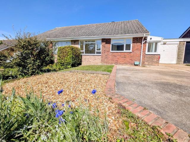 3 bedroom semi detached bungalow for sale