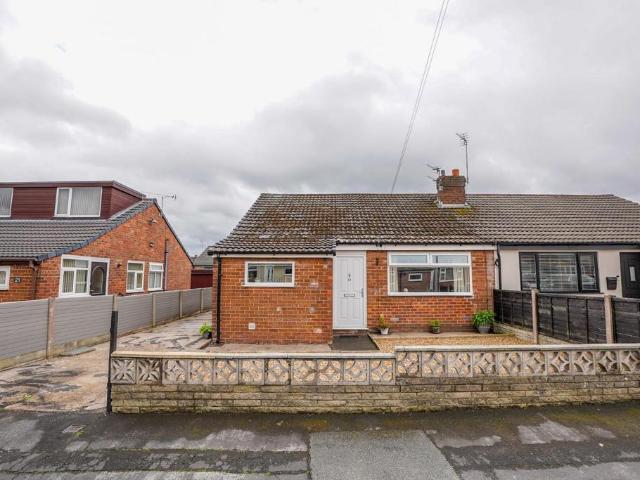 3 bedroom semi detached bungalow for sale