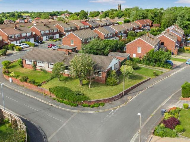 3 bedroom semi detached bungalow for sale