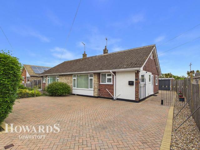 3 bedroom semi detached bungalow for sale