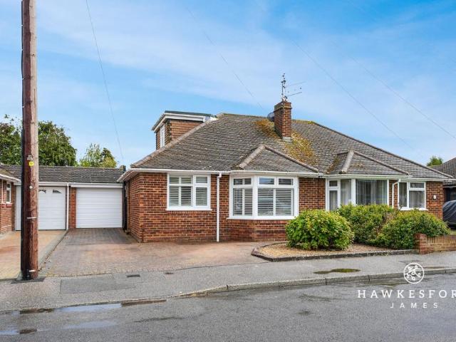 3 bedroom semi detached bungalow for sale