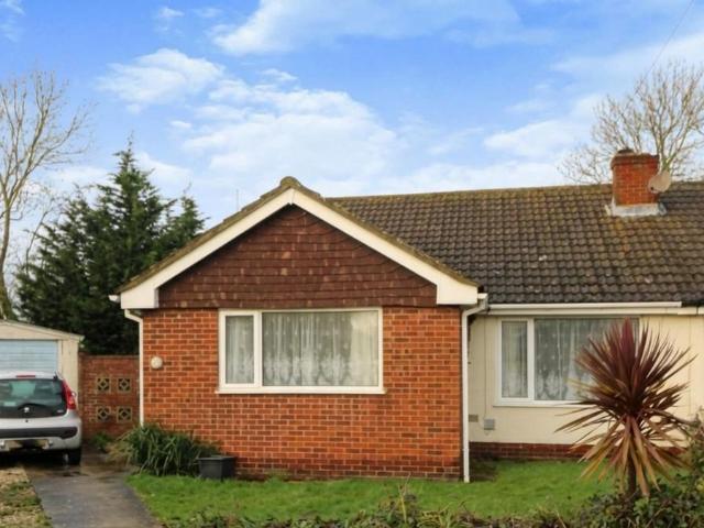 3 bedroom semi detached bungalow for sale