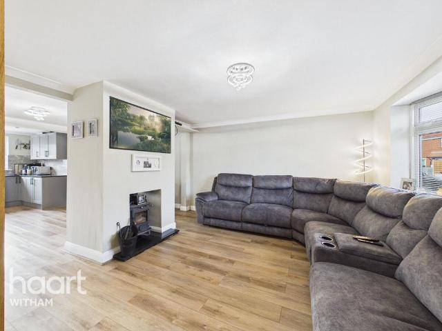 3 bedroom semi detached bungalow for sale