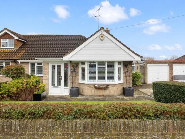 3 bedroom semi detached bungalow for sale