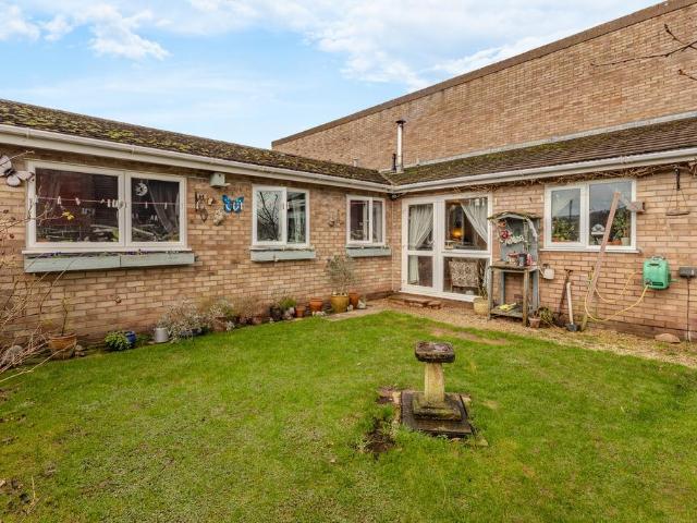 3 bedroom semi detached bungalow for sale