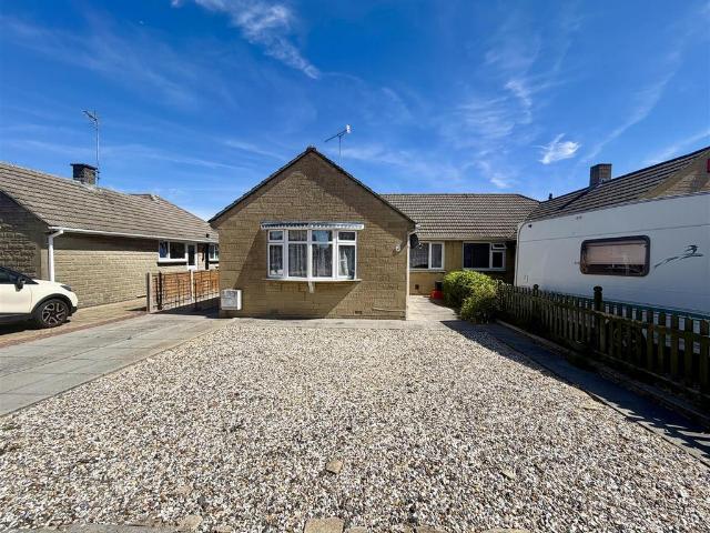 3 bedroom semi detached bungalow for sale