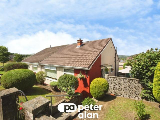 3 bedroom semi detached bungalow for sale