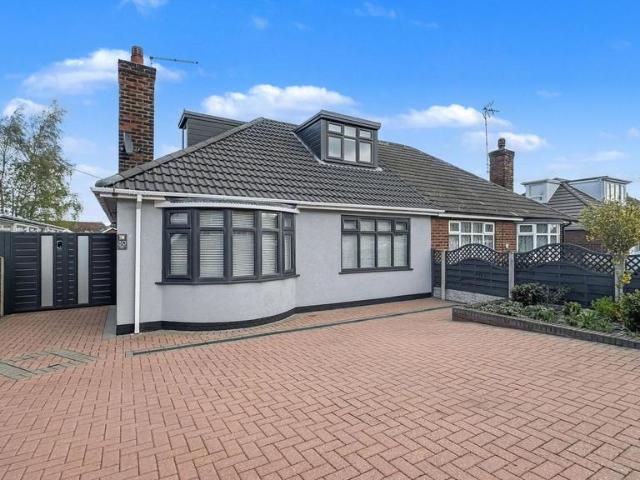 3 bedroom semi detached bungalow for sale