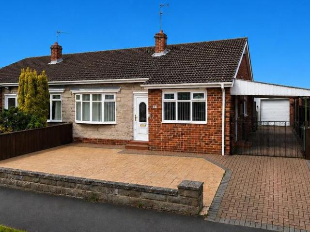 3 bedroom semi detached bungalow for sale