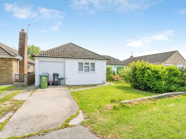 3 bedroom semi detached bungalow for sale