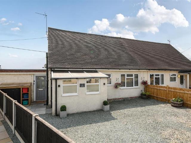 3 bedroom semi detached bungalow for sale